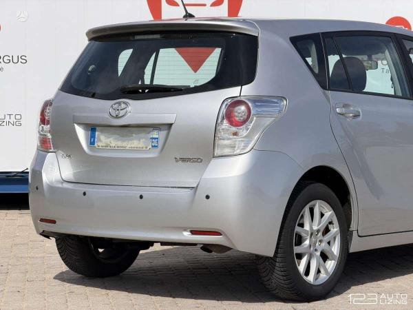 Pelēks Toyota Verso 2009 Tauragė, ar dzinēja tilpumu 2.20 L un nobraukumu 248 tūkst. km par 4500 €, foto 7 vietnē AUTOMOTO.COM.LV