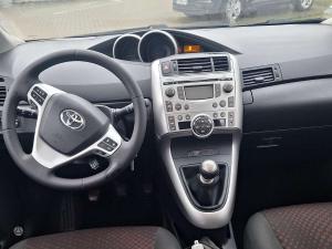 Pelēks Toyota Verso 2010 Tauragė, ar dzinēja tilpumu 2.00 L un nobraukumu 247 tūkst. km par 3990 €, foto 12 vietnē AUTOMOTO.COM.LV