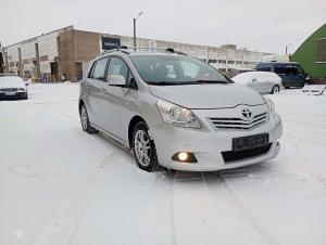 Pelēks Toyota Verso 2010 Utena, ar dzinēja tilpumu 2.00 L un nobraukumu 206 tūkst. km par 3399 €, foto 2 vietnē AUTOMOTO.COM.LV