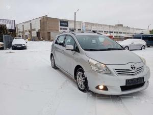 Pelēks Toyota Verso 2010 Utena, ar dzinēja tilpumu 2.00 L un nobraukumu 206 tūkst. km par 3399 €, foto 4 vietnē AUTOMOTO.COM.LV