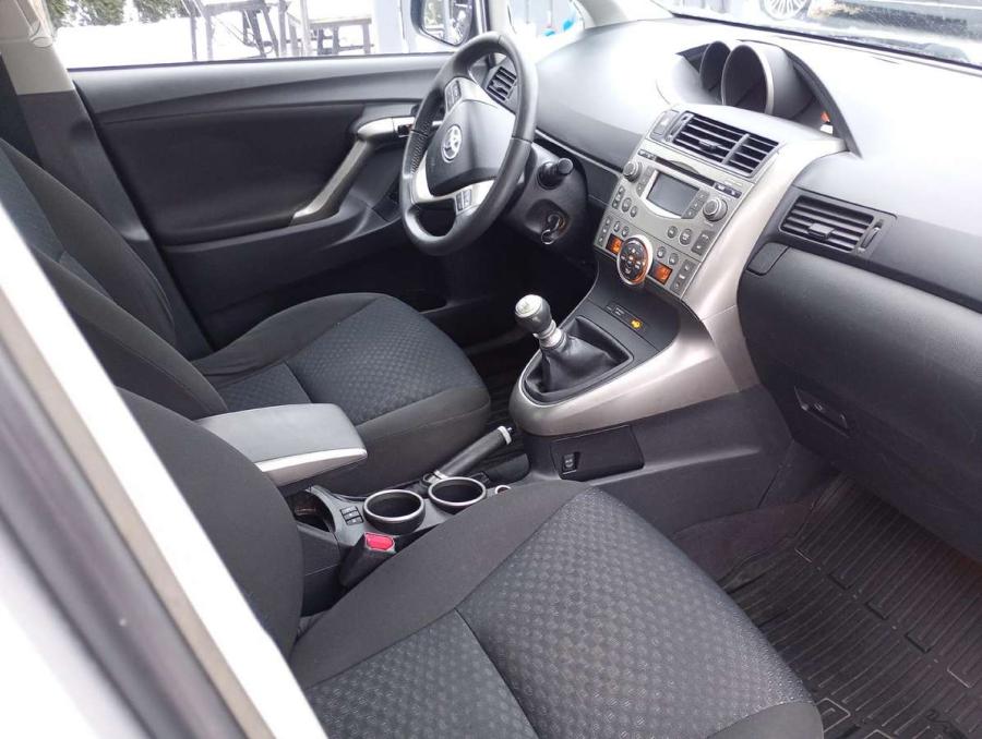Pelēks Toyota Verso 2010 Utena, ar dzinēja tilpumu 2.00 L un nobraukumu 206 tūkst. km par 3399 €, foto 10 vietnē AUTOMOTO.COM.LV