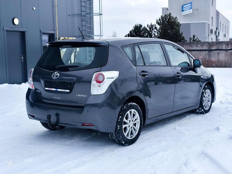 Pelēks Toyota Verso 2010 Šauļi, ar dzinēja tilpumu 2.00 L un nobraukumu 239 tūkst. km par 3600 €, foto 7 vietnē AUTOMOTO.COM.LV