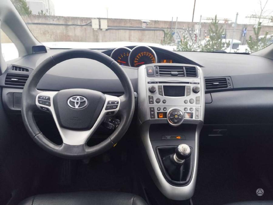 Pelēks Toyota Verso 2010 Šauļi, ar dzinēja tilpumu 2.00 L un nobraukumu 239 tūkst. km par 3600 €, foto 11 vietnē AUTOMOTO.COM.LV