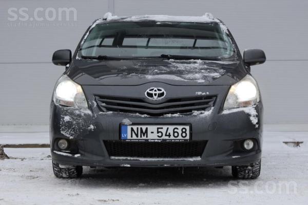 Pelēks Toyota Verso 2010 Rīga, ar dzinēja tilpumu 2.00 L un nobraukumu 0 tūkst. km par 3995 €, foto 2 vietnē AUTOMOTO.COM.LV