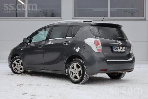 Pelēks Toyota Verso 2010 Rīga, ar dzinēja tilpumu 2.00 L un nobraukumu 0 tūkst. km par 3995 €, foto 4 vietnē AUTOMOTO.COM.LV