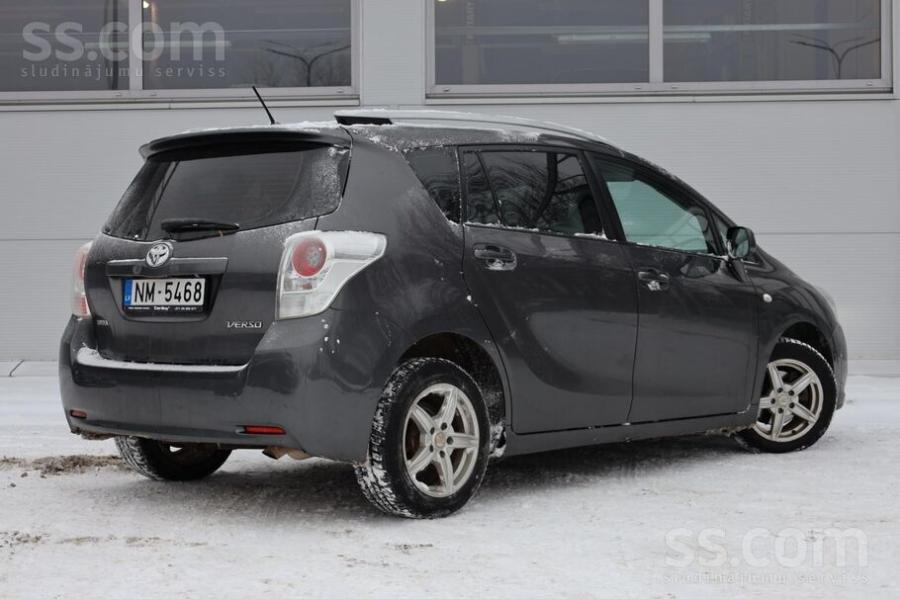 Grey Toyota Verso 2010 in Riga, with an engine capacity of 2.00 L and mileage of 0 thousand km for 3995 €, photo 6 on AUTOMOTO.COM.LV