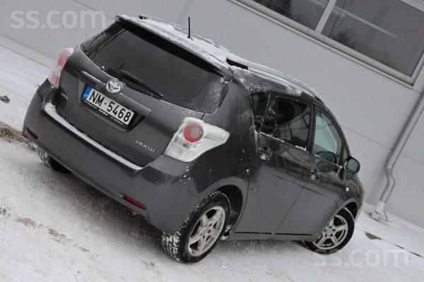 Pelēks Toyota Verso 2010 Rīga, ar dzinēja tilpumu 2.00 L un nobraukumu 0 tūkst. km par 3995 €, foto 7 vietnē AUTOMOTO.COM.LV