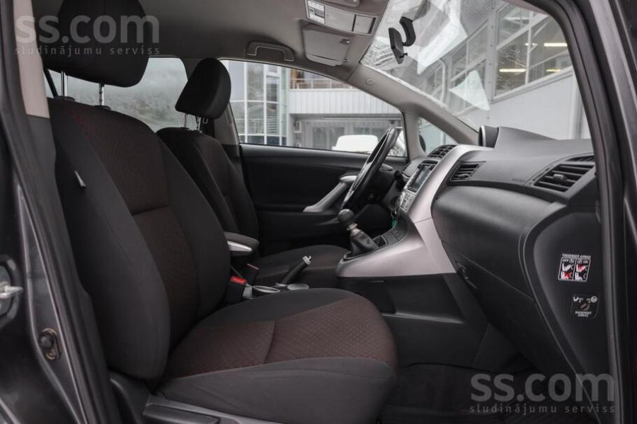 Grey Toyota Verso 2010 in Riga, with an engine capacity of 2.00 L and mileage of 0 thousand km for 3995 €, photo 15 on AUTOMOTO.COM.LV