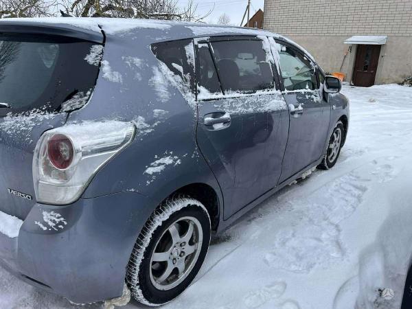 Pelēks Toyota Verso 2010 Marijampole, ar dzinēja tilpumu 2.00 L un nobraukumu 205 tūkst. km par 3200 €, foto 4 vietnē AUTOMOTO.COM.LV
