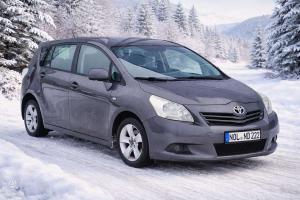 Pelēks Toyota Verso 2010 Viļņa, ar dzinēja tilpumu 2.00 L un nobraukumu 268 tūkst. km par 4250 €, foto  vietnē AUTOMOTO.COM.LV