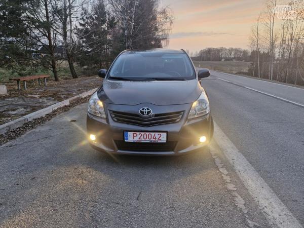 Pelēks Toyota Verso 2010 Jurbarkas, ar dzinēja tilpumu 2.00 L un nobraukumu 330 tūkst. km par 3550 €, foto 10 vietnē AUTOMOTO.COM.LV