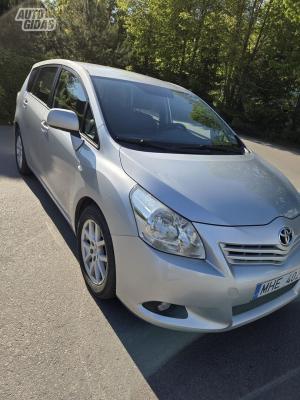 Pelēks Toyota Verso 2010 Klaipėda, ar dzinēja tilpumu 2.00 L un nobraukumu 267 tūkst. km par 4150 €, foto 6 vietnē AUTOMOTO.COM.LV