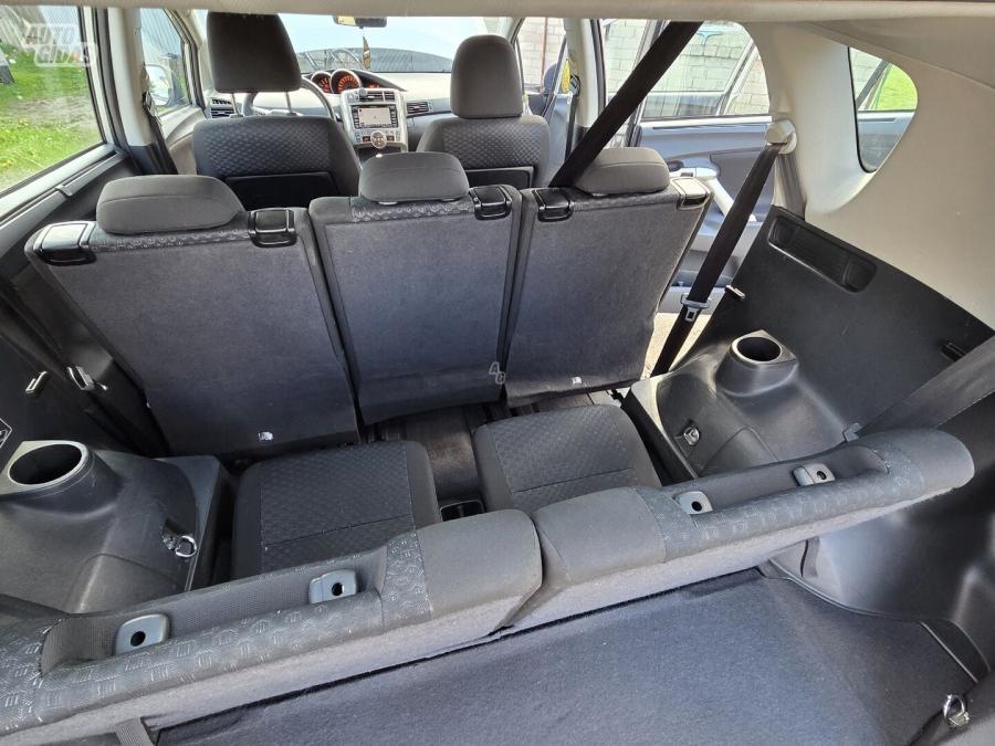 Pelēks Toyota Verso 2010 Klaipėda, ar dzinēja tilpumu 2.00 L un nobraukumu 267 tūkst. km par 4150 €, foto 10 vietnē AUTOMOTO.COM.LV