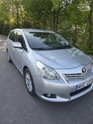 Pelēks Toyota Verso 2010 Klaipėda, ar dzinēja tilpumu 2.00 L un nobraukumu 267 tūkst. km par 4150 €, foto 19 vietnē AUTOMOTO.COM.LV