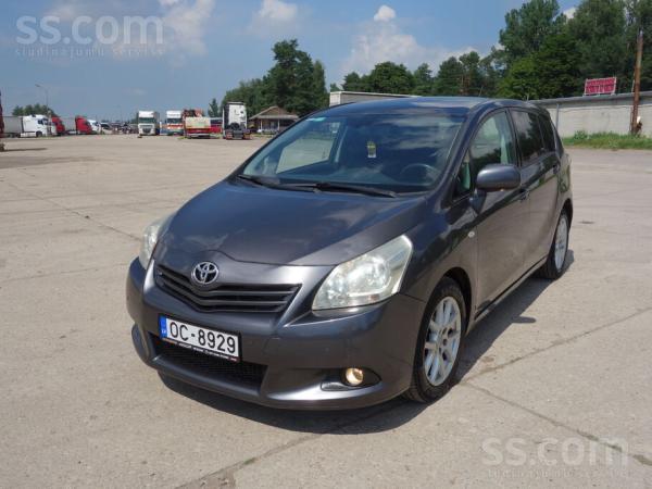 Grey Toyota Verso 2010 in Riga, with an engine capacity of 2.00 L and mileage of 0 thousand km for 3950 €, photo 2 on AUTOMOTO.COM.LV