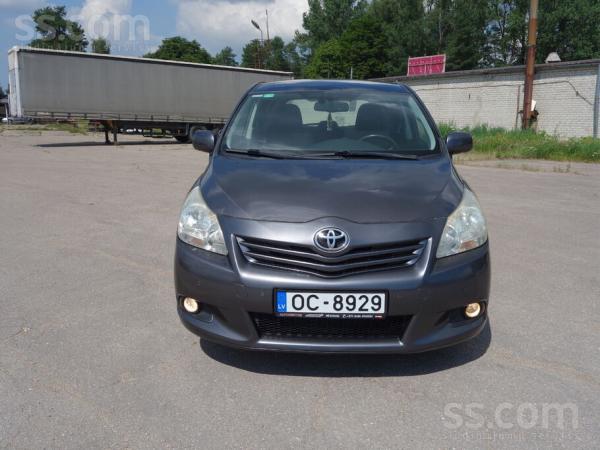 Grey Toyota Verso 2010 in Riga, with an engine capacity of 2.00 L and mileage of 0 thousand km for 3950 €, photo 3 on AUTOMOTO.COM.LV