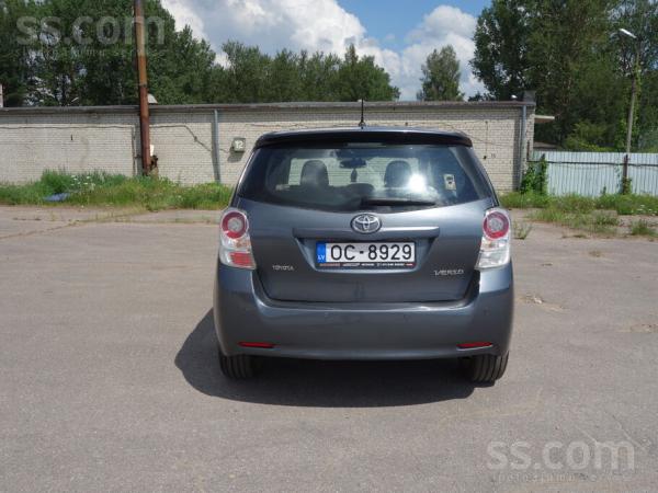Grey Toyota Verso 2010 in Riga, with an engine capacity of 2.00 L and mileage of 0 thousand km for 3950 €, photo 4 on AUTOMOTO.COM.LV