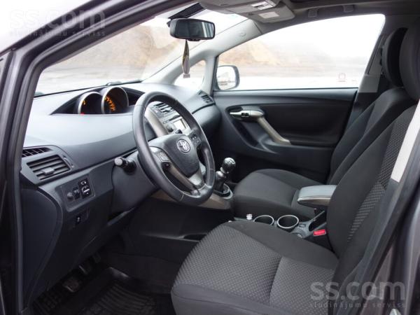 Grey Toyota Verso 2010 in Riga, with an engine capacity of 2.00 L and mileage of 0 thousand km for 3950 €, photo 6 on AUTOMOTO.COM.LV