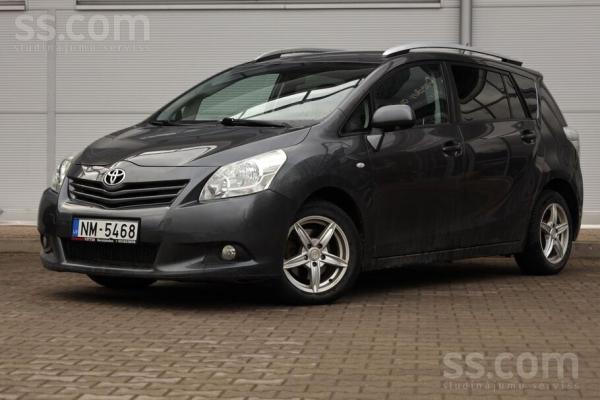 Pelēks Toyota Verso 2010 Rīga, ar dzinēja tilpumu 2.00 L un nobraukumu 0 tūkst. km par 3995 €, foto 1 vietnē AUTOMOTO.COM.LV
