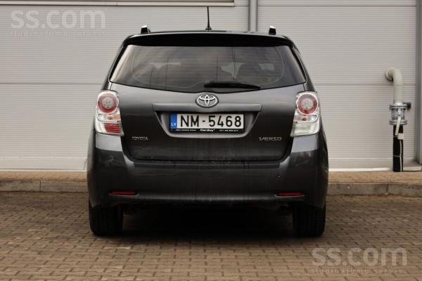 Grey Toyota Verso 2010 in Riga, with an engine capacity of 2.00 L and mileage of 0 thousand km for 3995 €, photo 5 on AUTOMOTO.COM.LV