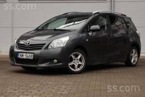 Pelēks Toyota Verso 2010 Rīga, ar dzinēja tilpumu 2.00 L un nobraukumu 0 tūkst. km par 2995 €, foto  vietnē AUTOMOTO.COM.LV