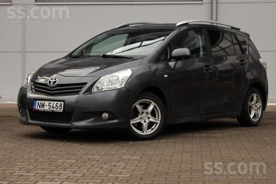 Pelēks Toyota Verso 2010 Rīga, ar dzinēja tilpumu 2.00 L un nobraukumu 0 tūkst. km par 2995 €, foto 1 vietnē AUTOMOTO.COM.LV