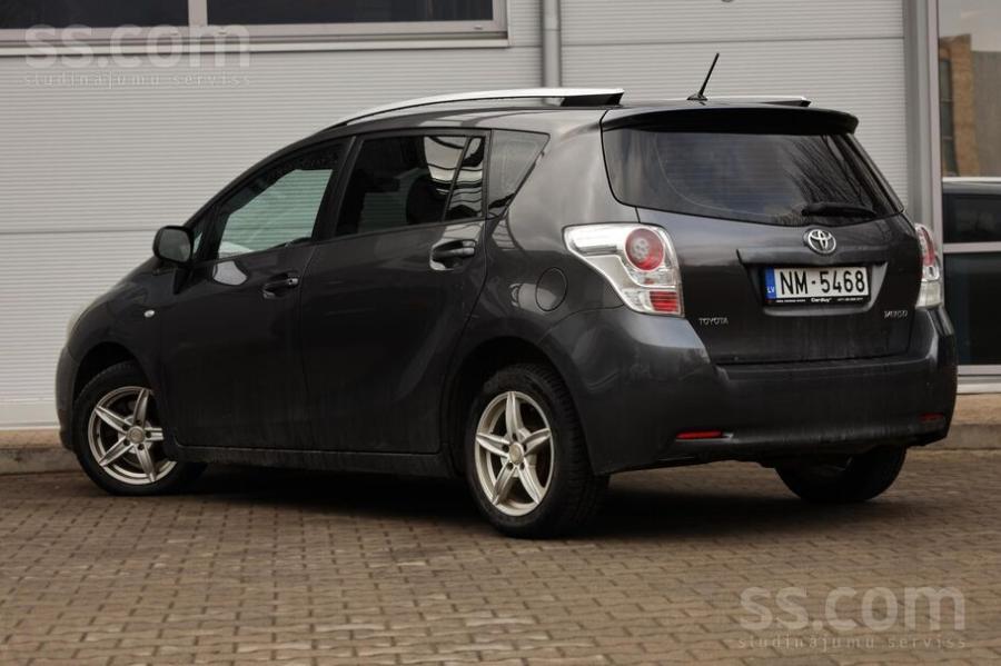 Pelēks Toyota Verso 2010 Rīga, ar dzinēja tilpumu 2.00 L un nobraukumu 0 tūkst. km par 2995 €, foto 4 vietnē AUTOMOTO.COM.LV