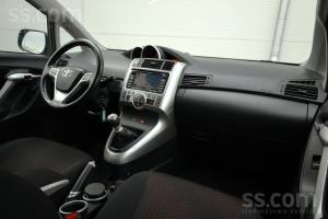 Pelēks Toyota Verso 2010 Rīga, ar dzinēja tilpumu 2.00 L un nobraukumu 0 tūkst. km par 2995 €, foto 10 vietnē AUTOMOTO.COM.LV