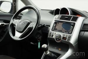 Pelēks Toyota Verso 2010 Rīga, ar dzinēja tilpumu 2.00 L un nobraukumu 0 tūkst. km par 2995 €, foto 11 vietnē AUTOMOTO.COM.LV