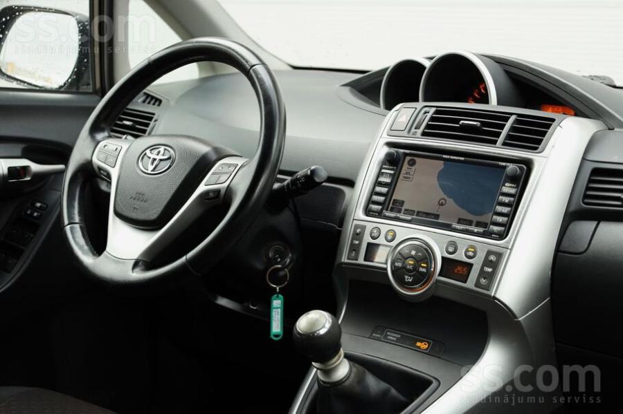 Pelēks Toyota Verso 2010 Rīga, ar dzinēja tilpumu 2.00 L un nobraukumu 0 tūkst. km par 2995 €, foto 11 vietnē AUTOMOTO.COM.LV