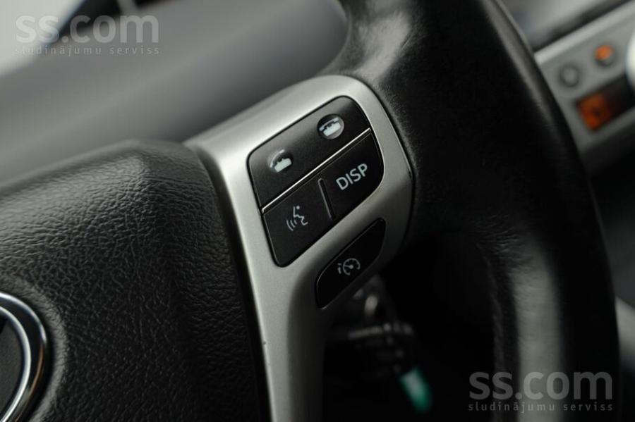 Pelēks Toyota Verso 2010 Rīga, ar dzinēja tilpumu 2.00 L un nobraukumu 0 tūkst. km par 2995 €, foto 15 vietnē AUTOMOTO.COM.LV