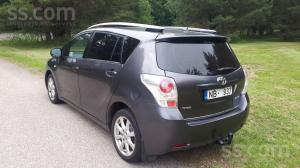 Grey Toyota Verso 2010 in Riga, with an engine capacity of 2.00 L and mileage of 275 thousand km for 3600 €, photo 3 on AUTOMOTO.COM.LV