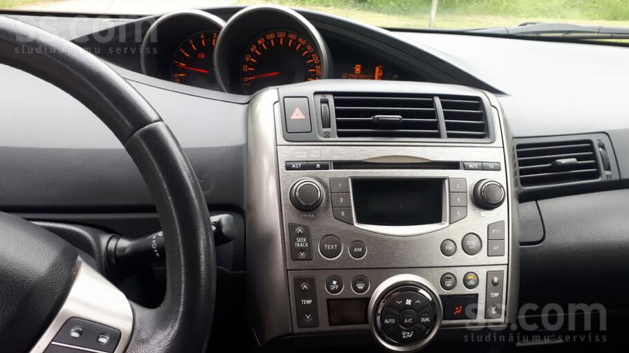Grey Toyota Verso 2010 in Riga, with an engine capacity of 2.00 L and mileage of 275 thousand km for 3600 €, photo 9 on AUTOMOTO.COM.LV