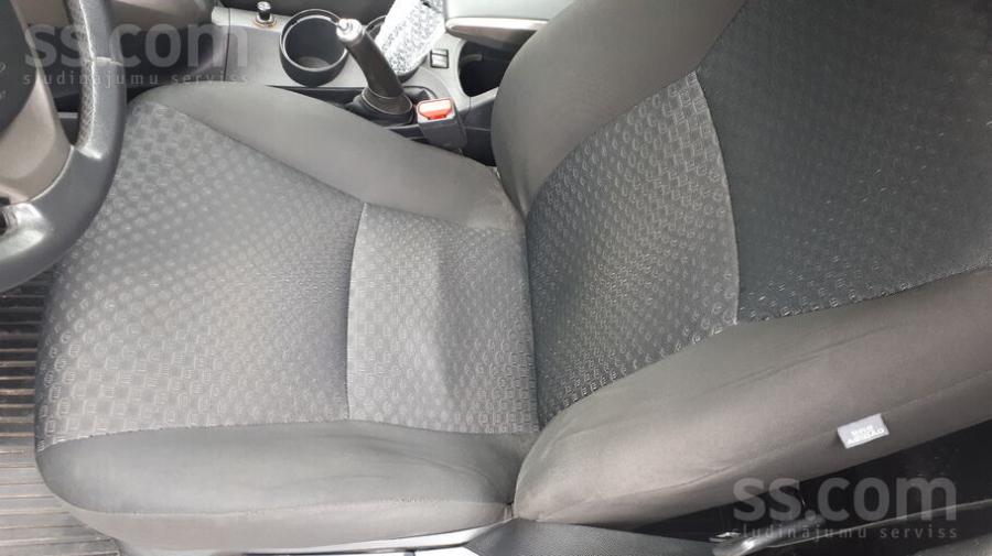 Grey Toyota Verso 2010 in Riga, with an engine capacity of 2.00 L and mileage of 275 thousand km for 3600 €, photo 10 on AUTOMOTO.COM.LV