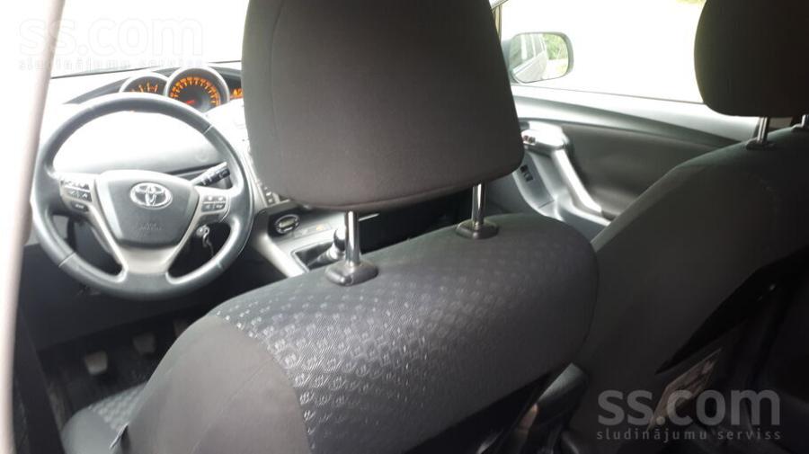 Grey Toyota Verso 2010 in Riga, with an engine capacity of 2.00 L and mileage of 275 thousand km for 3600 €, photo 11 on AUTOMOTO.COM.LV