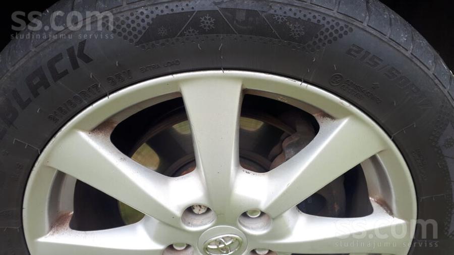 Grey Toyota Verso 2010 in Riga, with an engine capacity of 2.00 L and mileage of 275 thousand km for 3600 €, photo 13 on AUTOMOTO.COM.LV