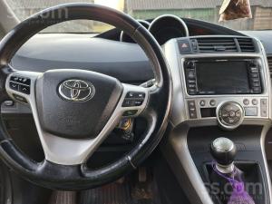Pelēks Toyota Verso 2010 Gulbene, ar dzinēja tilpumu 2.00 L un nobraukumu 327 tūkst. km par 5000 €, foto 6 vietnē AUTOMOTO.COM.LV