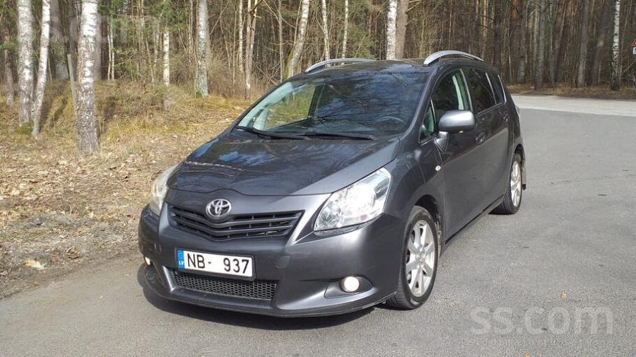 Pelēks Toyota Verso 2010 Rīga, ar dzinēja tilpumu 2.00 L un nobraukumu 277 tūkst. km par 3600 €, foto 1 vietnē AUTOMOTO.COM.LV