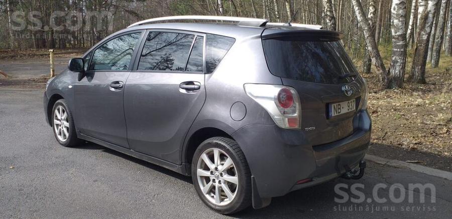 Pelēks Toyota Verso 2010 Rīga, ar dzinēja tilpumu 2.00 L un nobraukumu 277 tūkst. km par 3600 €, foto 4 vietnē AUTOMOTO.COM.LV