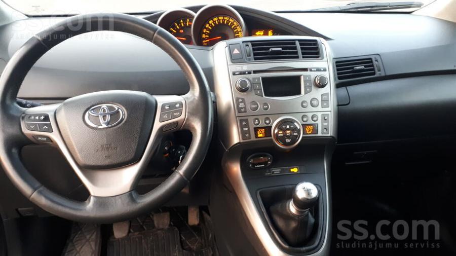 Pelēks Toyota Verso 2010 Rīga, ar dzinēja tilpumu 2.00 L un nobraukumu 277 tūkst. km par 3600 €, foto 12 vietnē AUTOMOTO.COM.LV