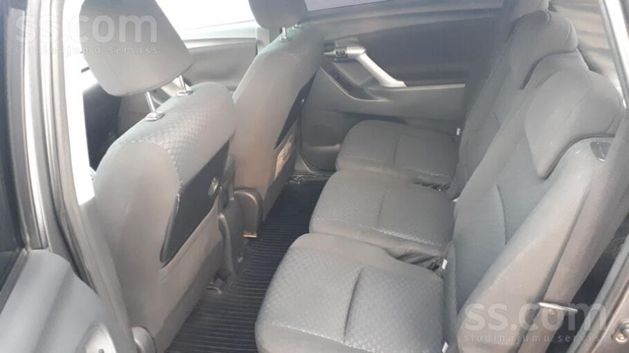 Pelēks Toyota Verso 2010 Rīga, ar dzinēja tilpumu 2.00 L un nobraukumu 277 tūkst. km par 3600 €, foto 13 vietnē AUTOMOTO.COM.LV