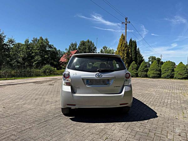 Pelēks Toyota Verso 2010 Kaišiadorys, ar dzinēja tilpumu 2.00 L un nobraukumu 271 tūkst. km par 3970 €, foto 4 vietnē AUTOMOTO.COM.LV
