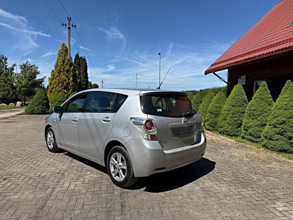 Pelēks Toyota Verso 2010 Kaišiadorys, ar dzinēja tilpumu 2.00 L un nobraukumu 271 tūkst. km par 3970 €, foto 5 vietnē AUTOMOTO.COM.LV