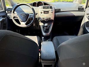 Pelēks Toyota Verso 2010 Kaišiadorys, ar dzinēja tilpumu 2.00 L un nobraukumu 271 tūkst. km par 3970 €, foto 7 vietnē AUTOMOTO.COM.LV