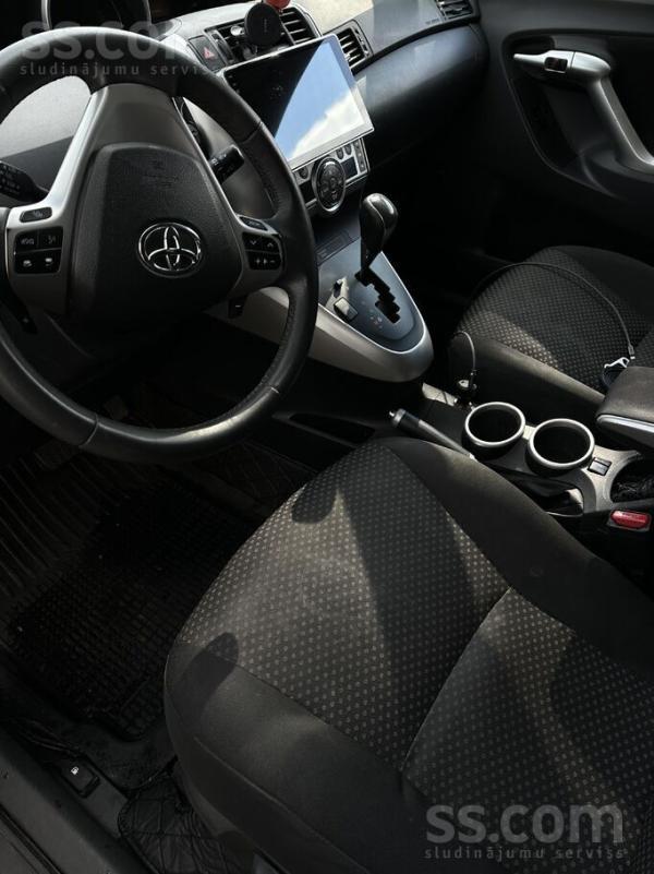 Pelēks Toyota Verso 2010 Rīga, ar dzinēja tilpumu 2.20 L un nobraukumu 240 tūkst. km par 3500 €, foto 7 vietnē AUTOMOTO.COM.LV