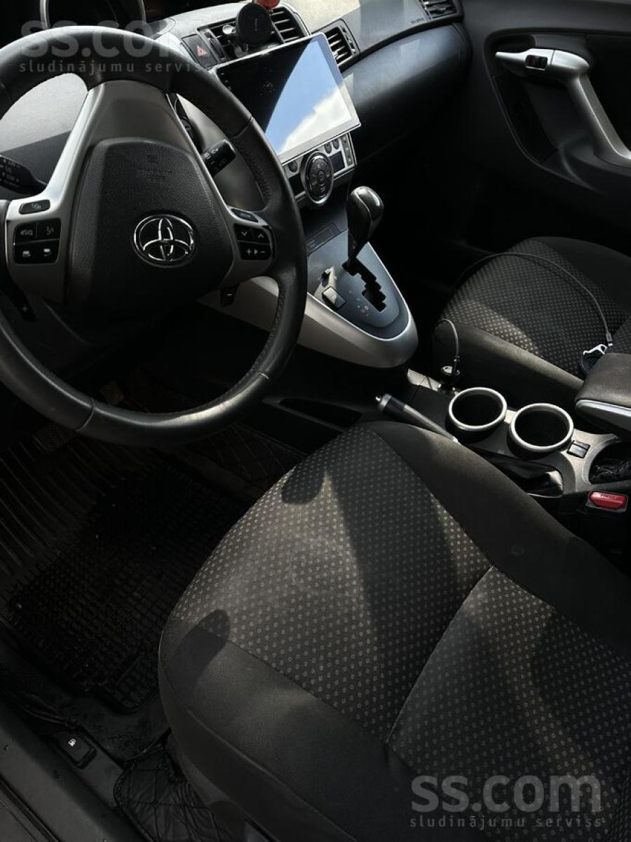 Pelēks Toyota Verso 2010 Rīga, ar dzinēja tilpumu 2.20 L un nobraukumu 240 tūkst. km par 3500 €, foto 8 vietnē AUTOMOTO.COM.LV