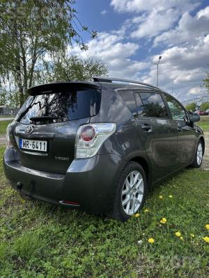 Pelēks Toyota Verso 2010 Rīga, ar dzinēja tilpumu 2.20 L un nobraukumu 240 tūkst. km par 3500 €, foto 9 vietnē AUTOMOTO.COM.LV