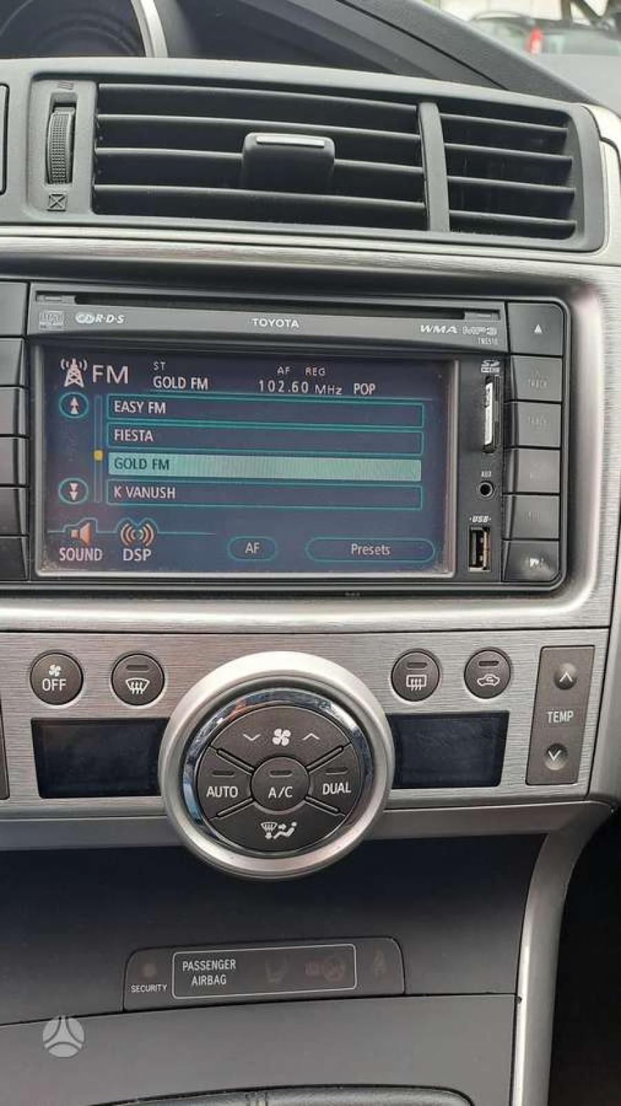 Grey Toyota Verso 2010 in Vilnius, with an engine capacity of 2.00 L and mileage of 227 thousand km for 4500 €, photo 13 on AUTOMOTO.COM.LV