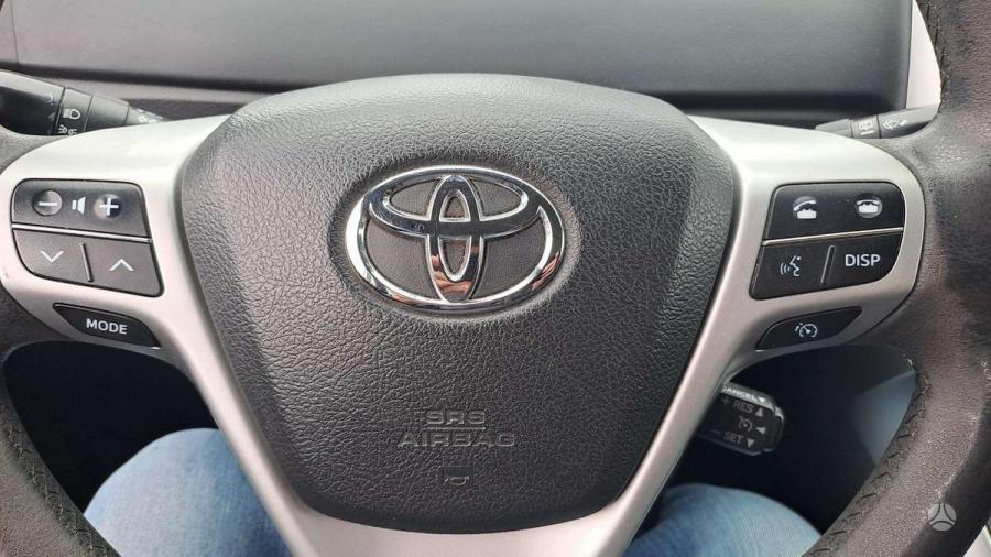 Grey Toyota Verso 2010 in Vilnius, with an engine capacity of 2.00 L and mileage of 227 thousand km for 4500 €, photo 14 on AUTOMOTO.COM.LV