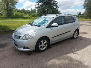 Grey Toyota Verso 2010 in Ukmerge, with an engine capacity of 2.00 L and mileage of 215 thousand km for 3550 €, photo  on AUTOMOTO.COM.LV